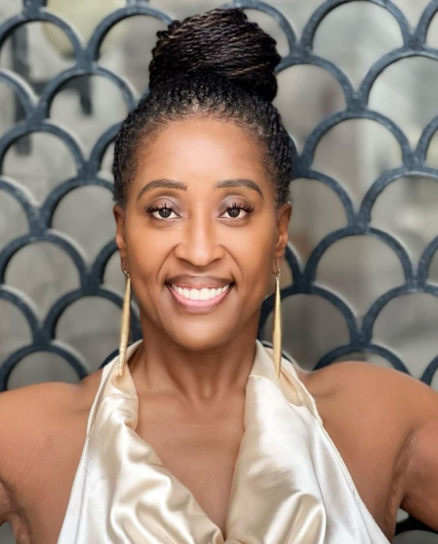 52-year-old woman breaks the internet with a fit body » Biggest Kaka