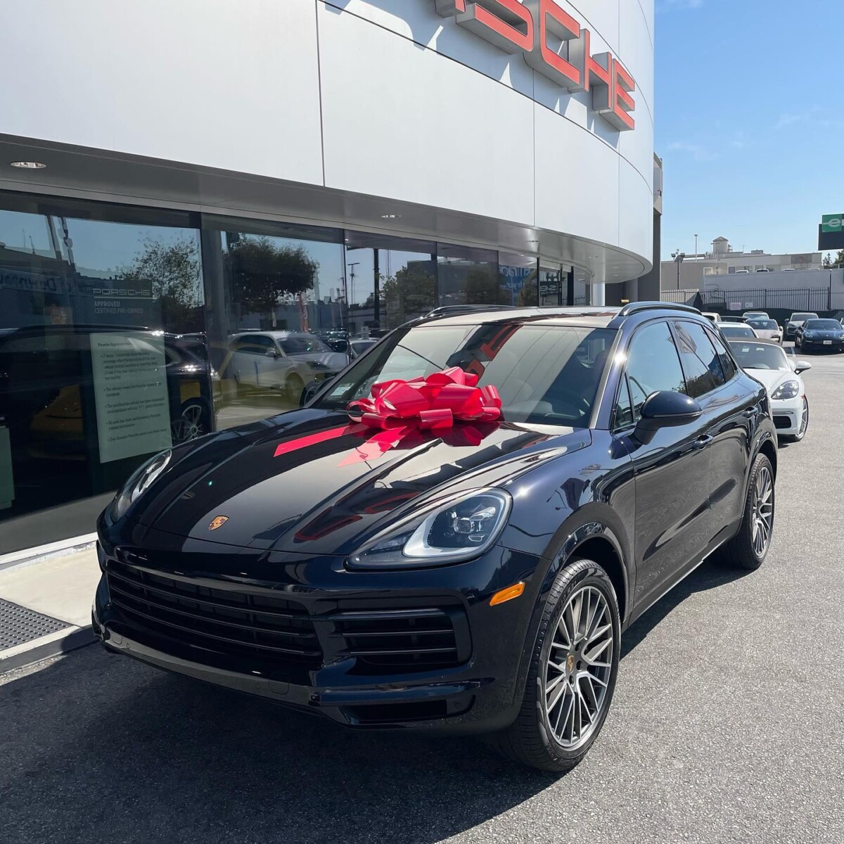 Kenyan beauty queen Rachel Marete gifted Ksh10 million Porsche Cayenne ...