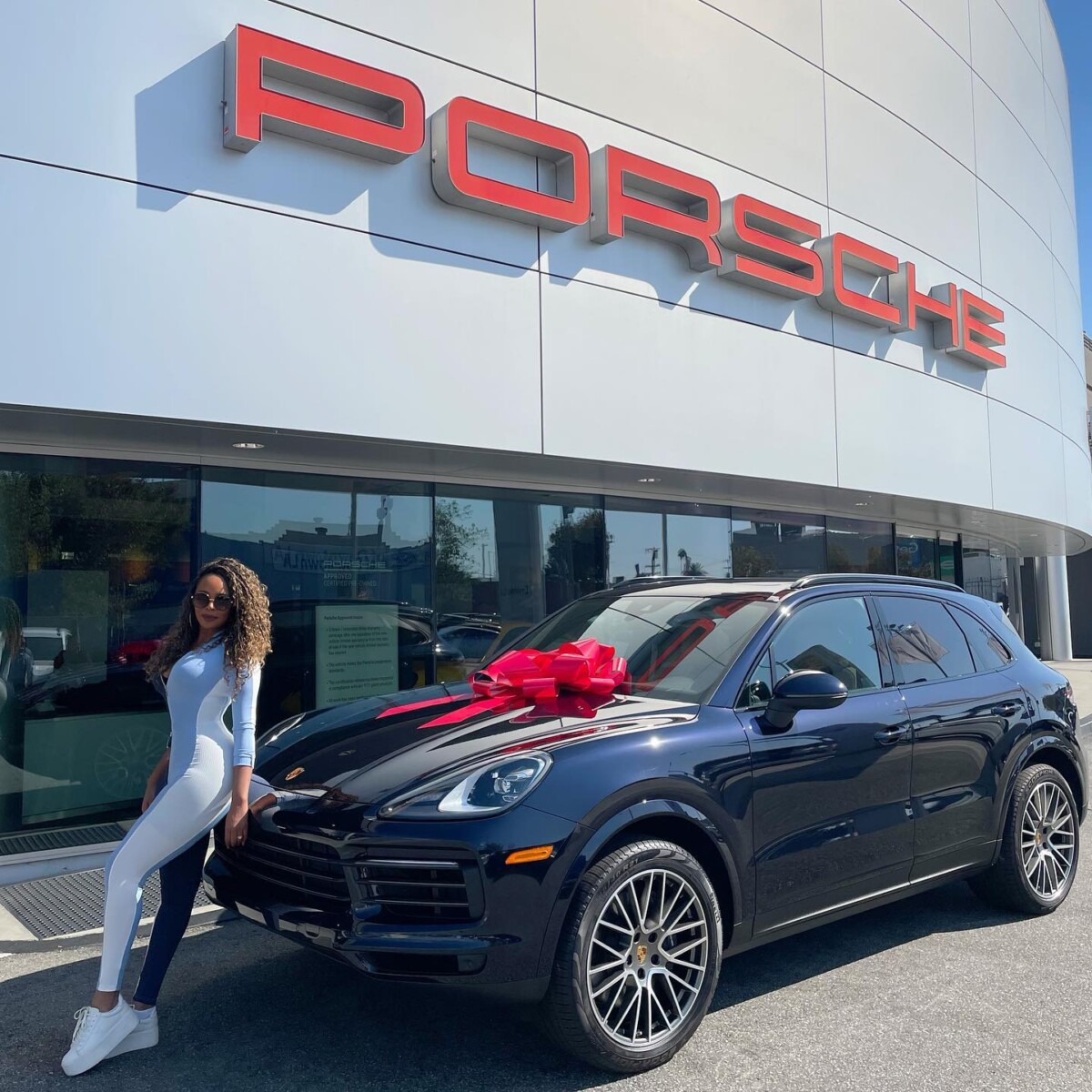 Kenyan beauty queen Rachel Marete gifted Ksh10 million Porsche Cayenne ...